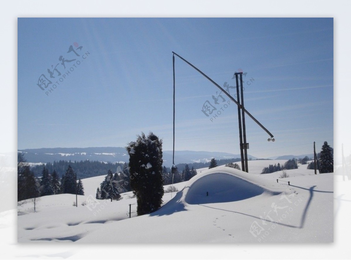 雪中的吊井图片素材-编号12623930-图行天下