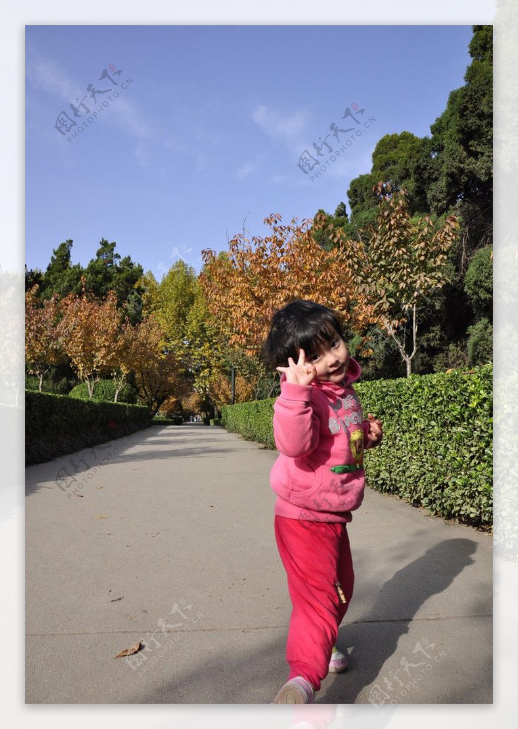 小女孩图片素材-编号18154610-图行天下